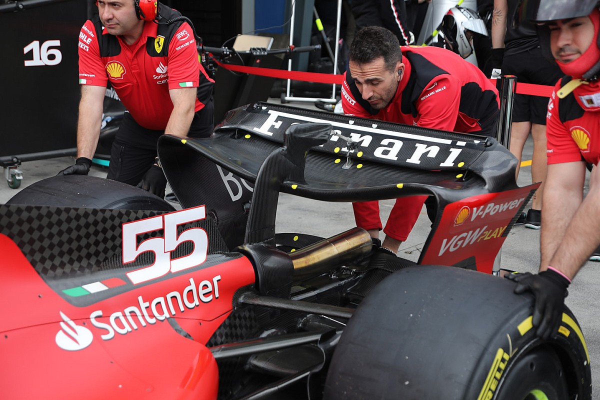 F1 | Ferrari: prove di pit-stop senza spingere l'ala posteriore