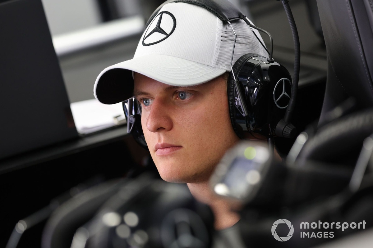 How skydiving keeps Mick Schumacher sharp