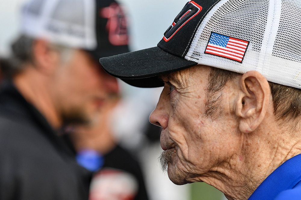 Earl Hayden est décédé