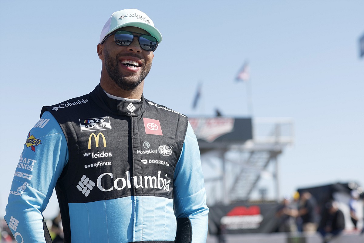 VIDEO: supuesta relación Alonso-Taylor Swift llega a NASCAR