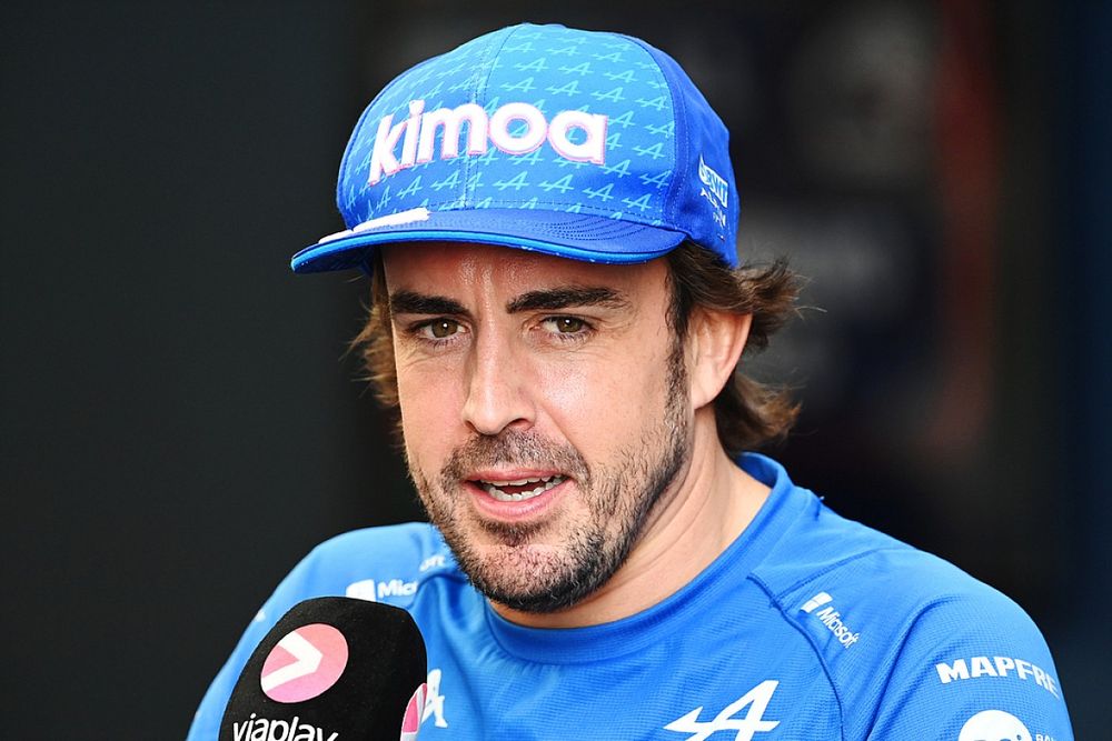 Alonso "content" de ne pas avoir imité Schumacher et Räikkönen