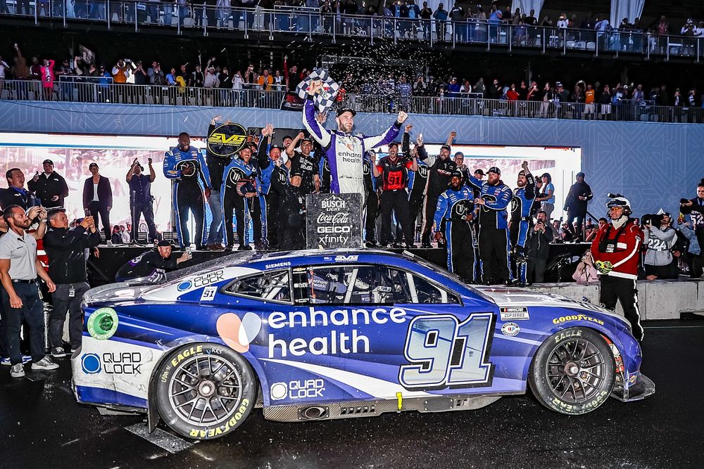 Van Gisbergen compared to NASCAR greats after debut win