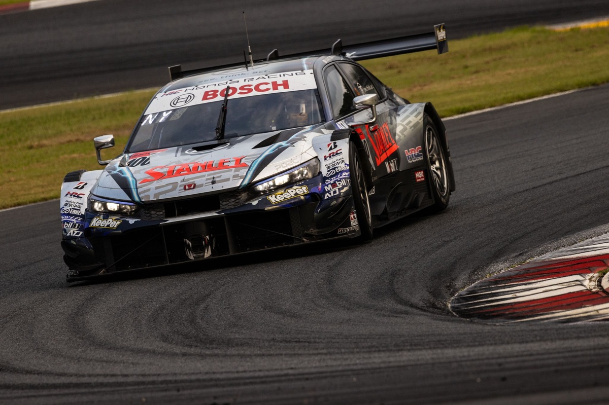 au TOM'Sに肉薄するランキング2番手に浮上。100号車STANLEY山本/牧野組はシビックワンツーも励みに「後半戦の良い起爆剤になってくれれば」