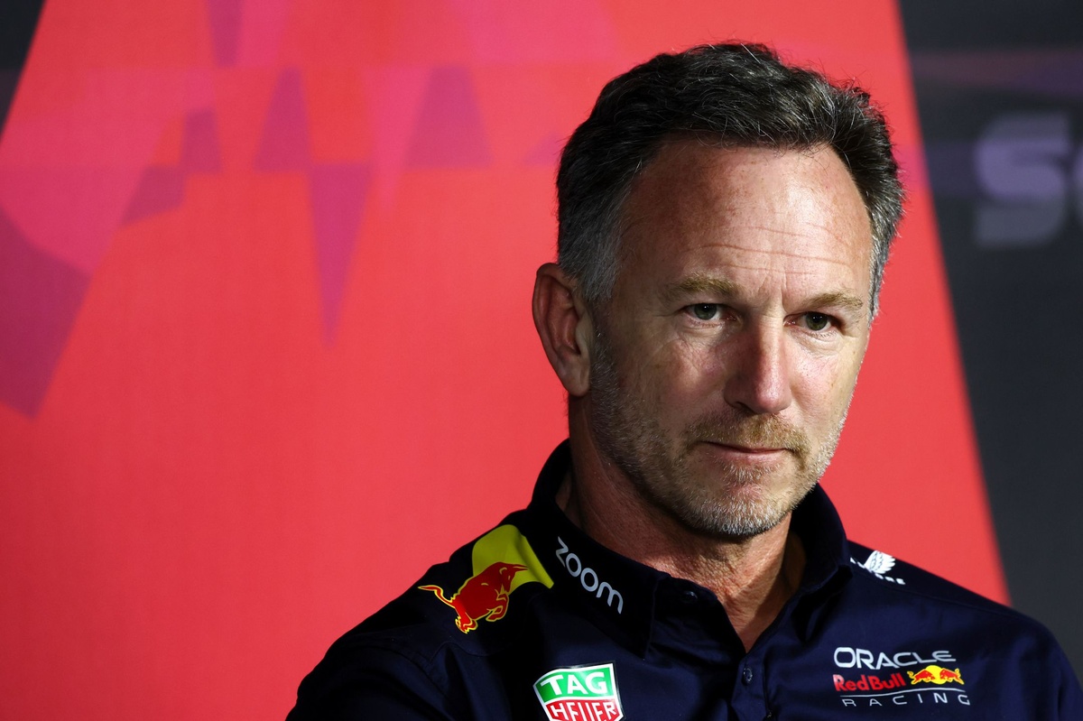Horner: "McLaren'ın Mercedes'ten farkı, iki araçla önde yer almasıydı"