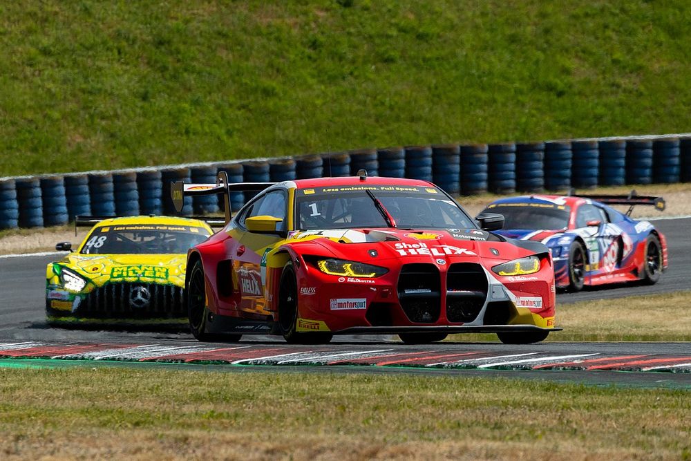 DTM champion van der Linde was "jinxed" in season opener