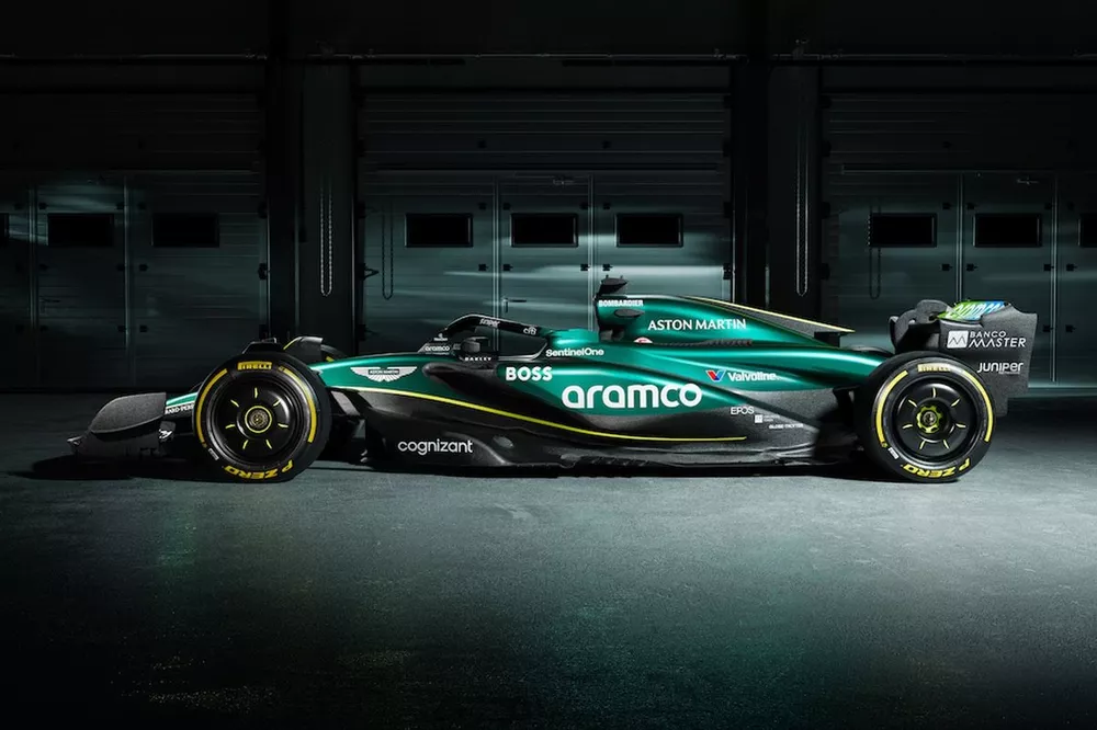 アストンマーティンF1、2024年の新車AMR24を発表。シルバーストンでシェイクダウン直行予定