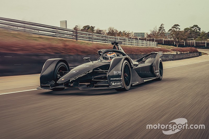 Porsche Formula E geli im arac n piste c kard