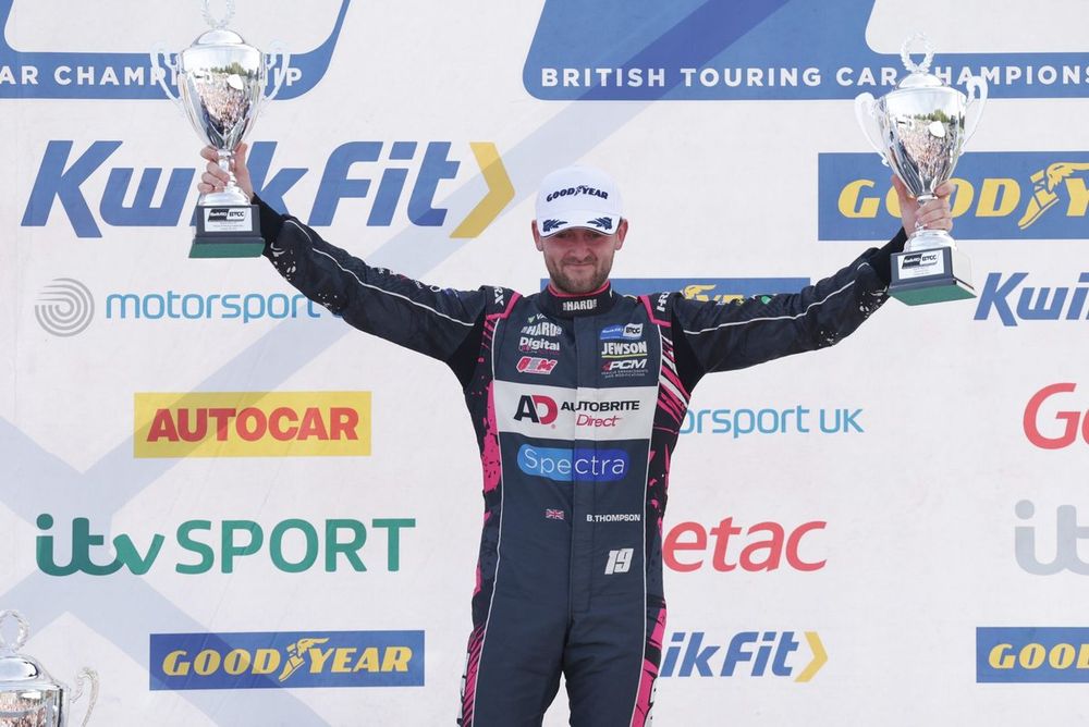 Thompson gets BTCC WSR BMW test at Brands