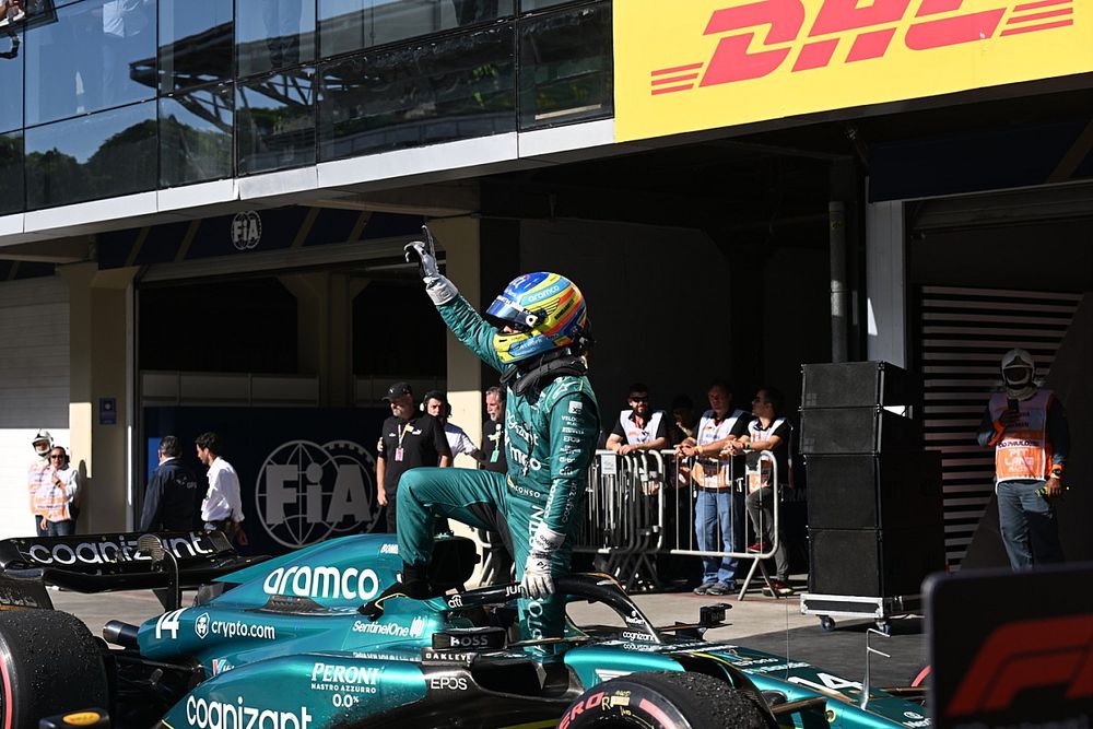 Alonso detalla cómo vivió su vibrante duelo ante Pérez en Brasil F1