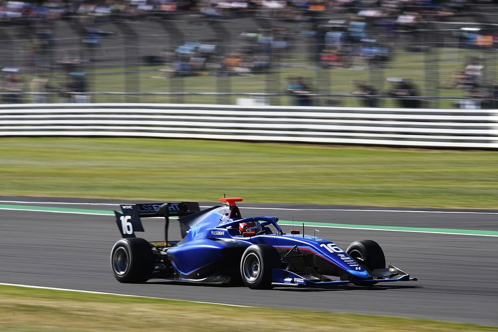 Macau winner Browning remains with Hitech in F3 for 2024