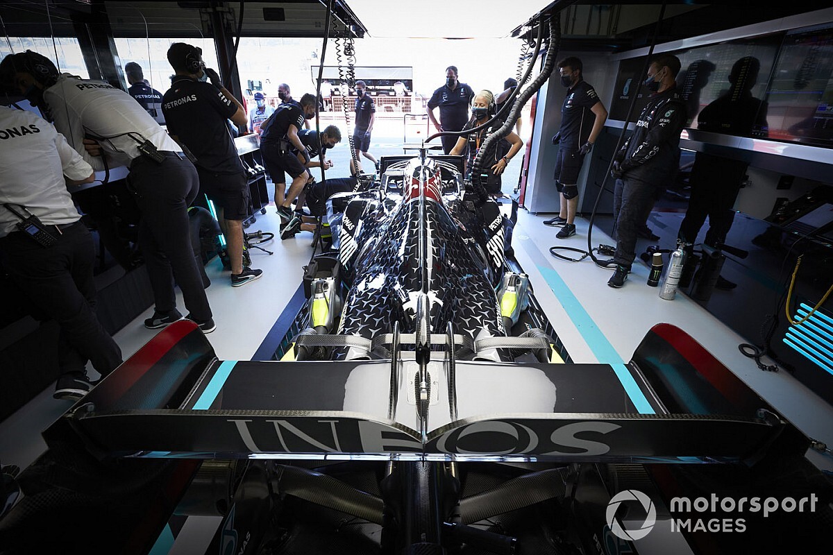 Mercedes admits it has "some issues" with 2021 F1 engine