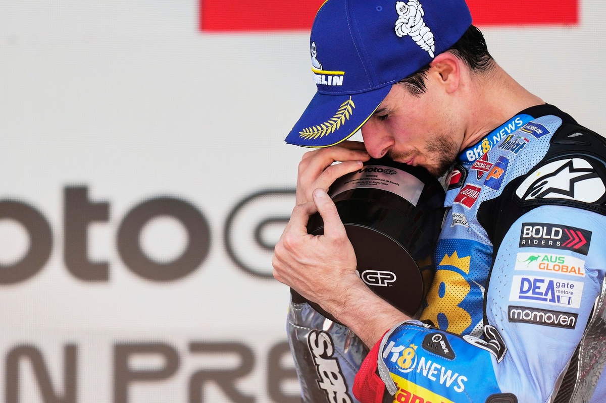 Alex Marquez: "Bu zafer, Moto2 ve Moto3 şampiyonlukları kadar değerli"