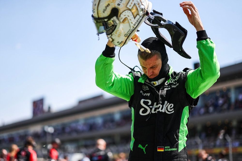 Nico Hulkenberg to auction race-used Mexico GP gold leaf helmet for charity