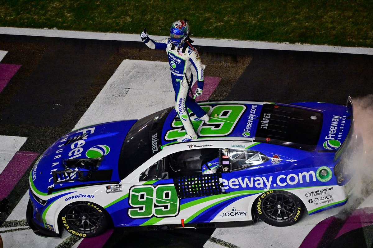 VIDEO: Daniel Suárez gana en final dramático de 3 milésimas en Atlanta