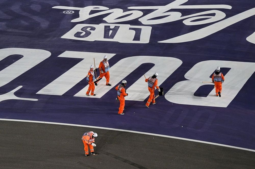 FIA, Vegas'ta pist görevlilerinin can güvenliğini tehlikeye atan olay ...