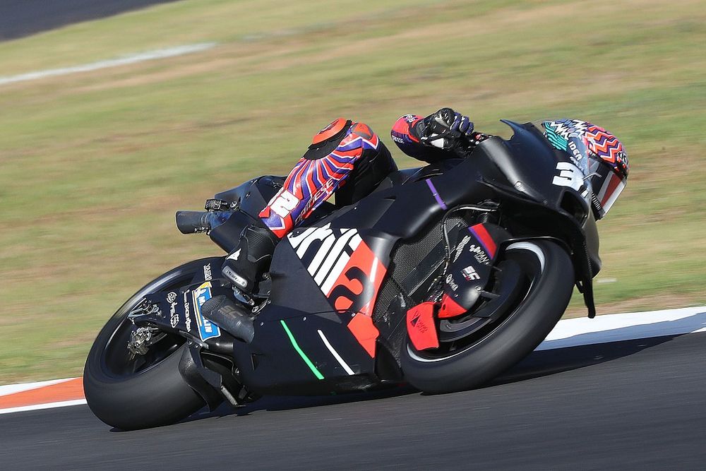 Aprilia avait un châssis en carbone et plusieurs évolutions à Valence