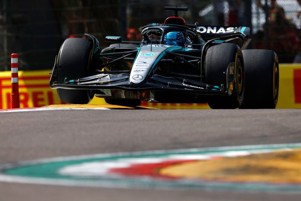 Mercedes no longer “zig-zagging” in hunt for an F1 magic bullet