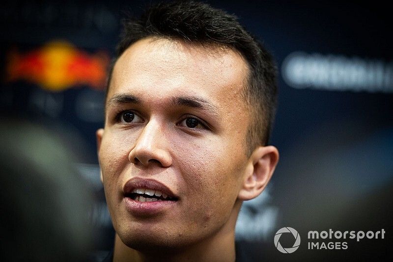 Marko: "2020 Red Bull koltuğu için 'pole pozisyonu' Albon'da"