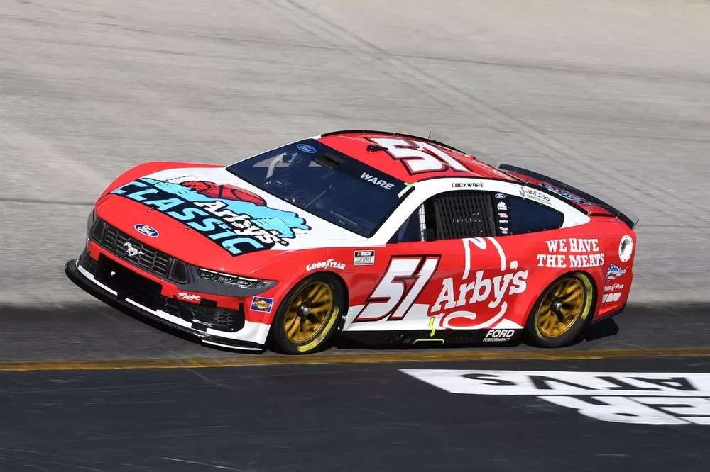 Rick Ware Racing to switch manufacturers for 2026 NASCAR Cup season