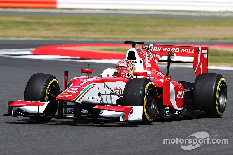 Silverstone F2: Leclerc wins despite car smoke, lost mirror