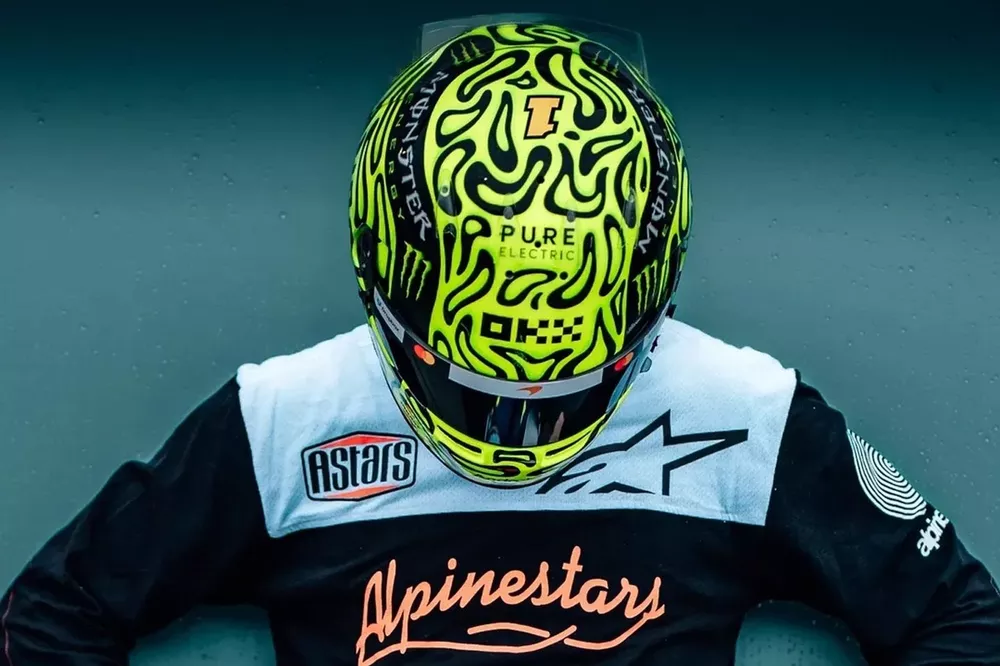 Lando Norris dévoile son casque 2026 de champion du monde