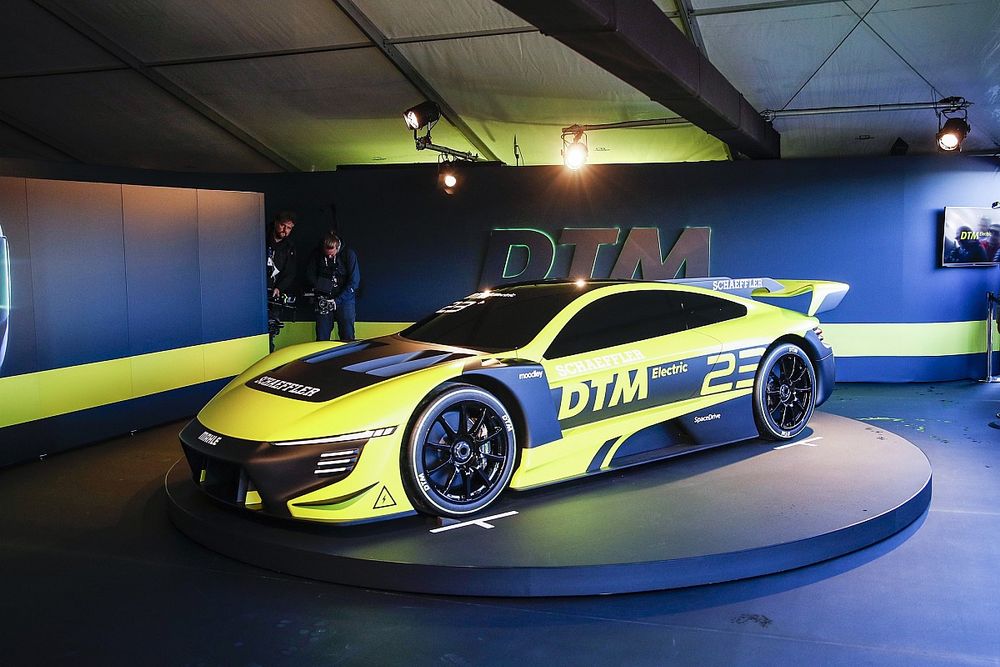 Hybrid future unlikely for DTM full EV and combustion competition possible