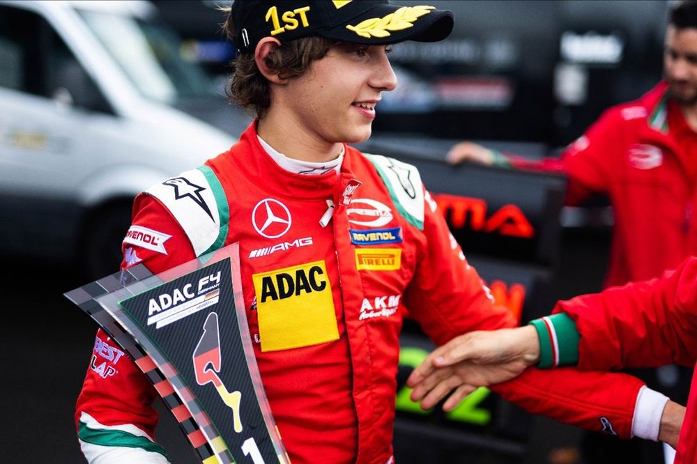 Mercedes n'attend pas d'Antonelli qu'il gagne la F2 dès 2024