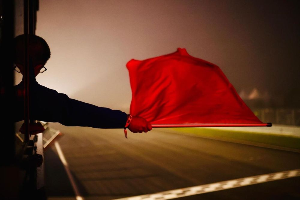 Wedstrijdleider 24 uur Nürburgring geeft uitleg over vroegtijdig einde