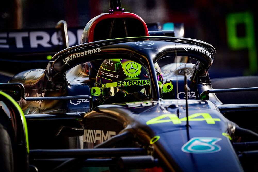 Hamilton: Dat Mercedes niet naar mij luistert was ongelukkige woordkeuze