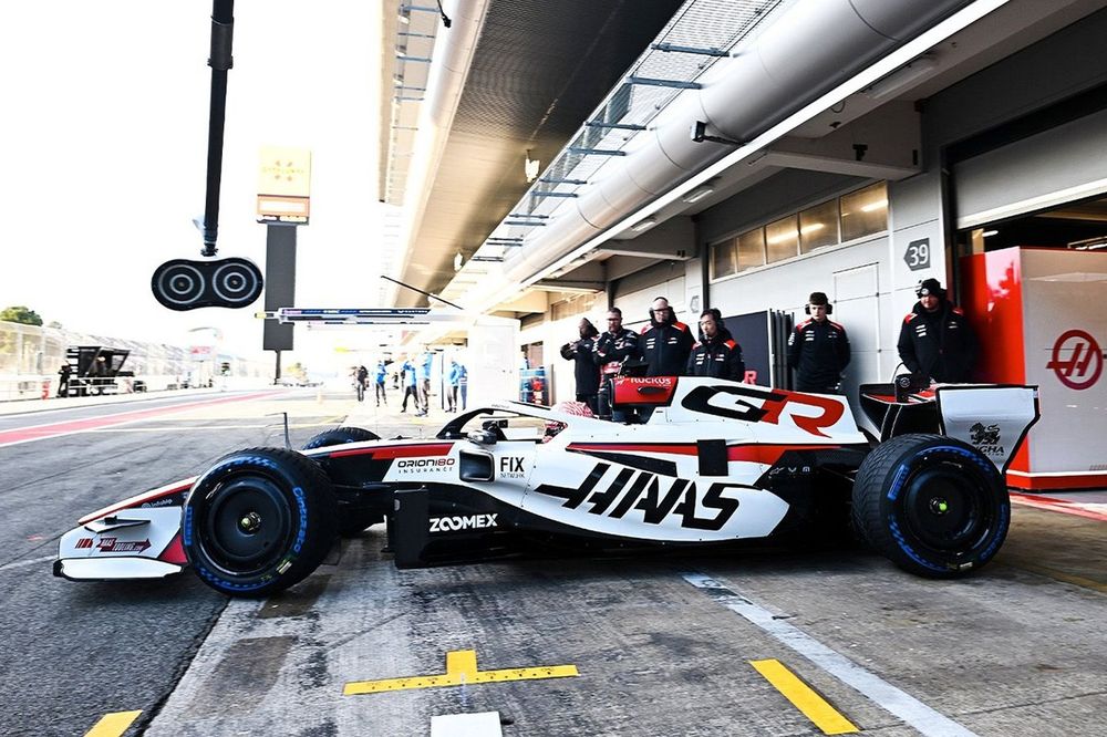 Haas is “discovering problems every lap” in Barcelona F1 test