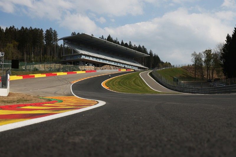 Trotz Umbau in Spa: Formel 1 weiter mit Vollgas durch die Eau Rouge