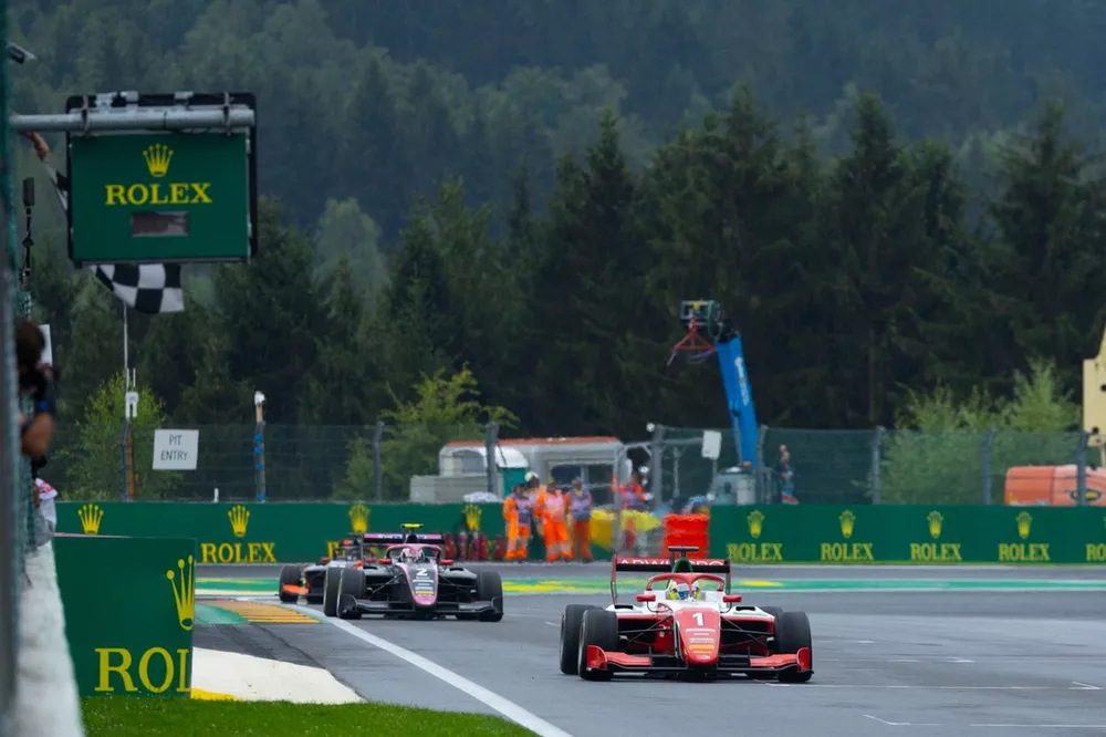 F3 Belgium: Beganovic wins sprint to keep title chase alive