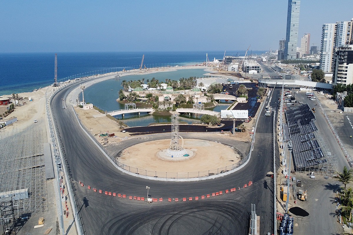 F1 chiefs admit work finishing Jeddah circuit will go "down to the wire"