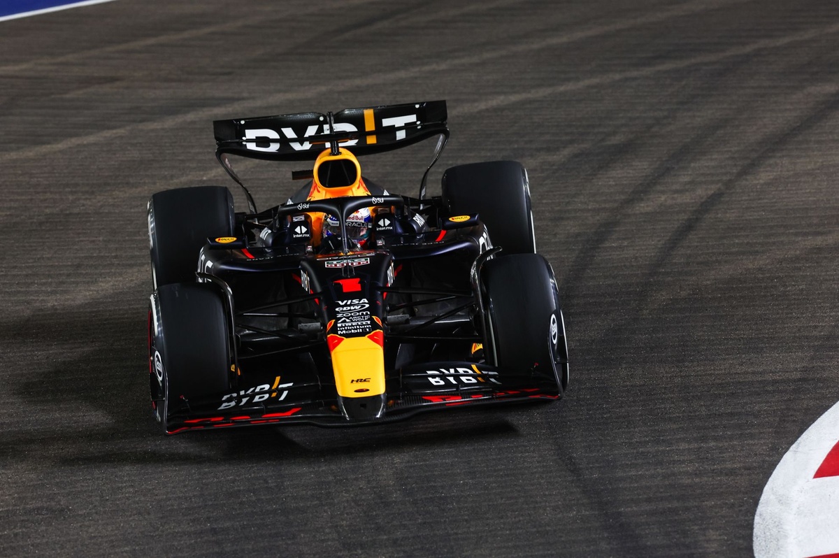 Max Verstappen P2 in Singapore: "Erg blij mee na gisteren"