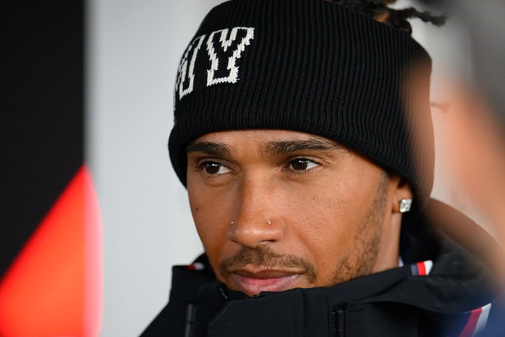 Hamilton: "Red Bull'u kolayca yenemeyiz ama onlara yakın olacağız"