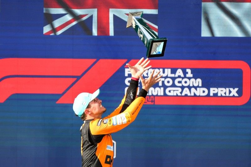 Norris endlich am Ziel: Ein Sieg für die ganze Familie