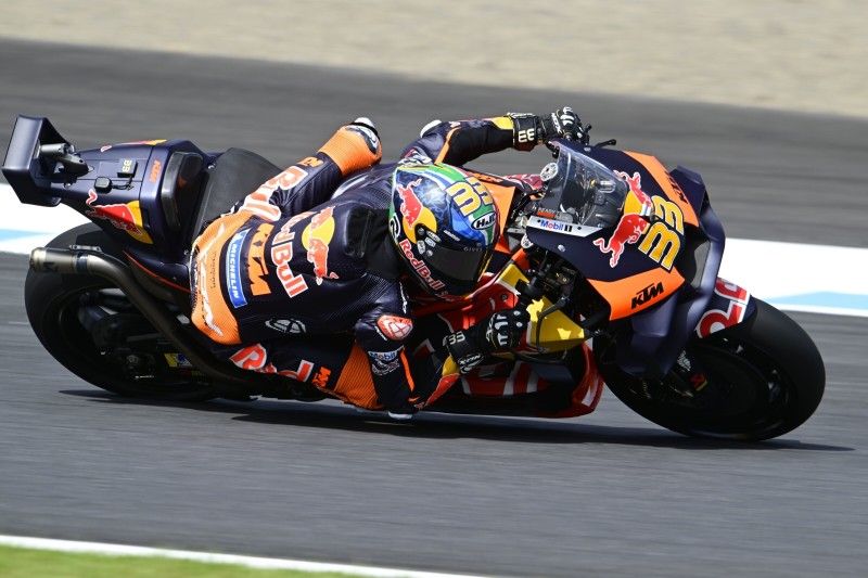Brad Binder lobt neues Carbon-Chassis von KTM: "Mehr Grip gefunden"