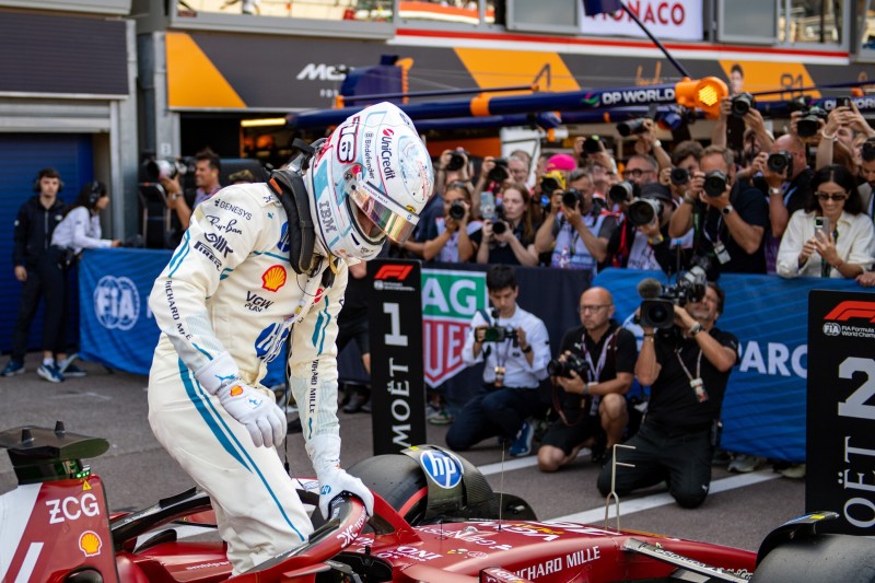 Falsche Frage lässt Lokalmatador Leclerc lachen: "Let's go, Baby!"