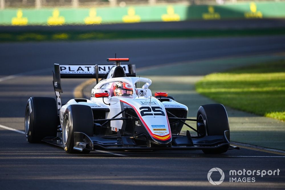 Motorsport Türkiye özel röportaj: Formula 3 sürücüsü Hugh Barter