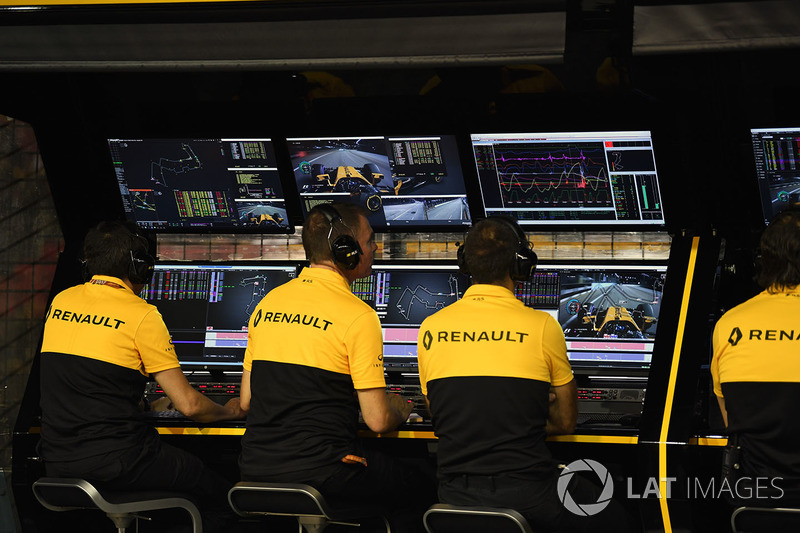 Le portique du muret des stands de Renault Sport F1 Team - GP de ...