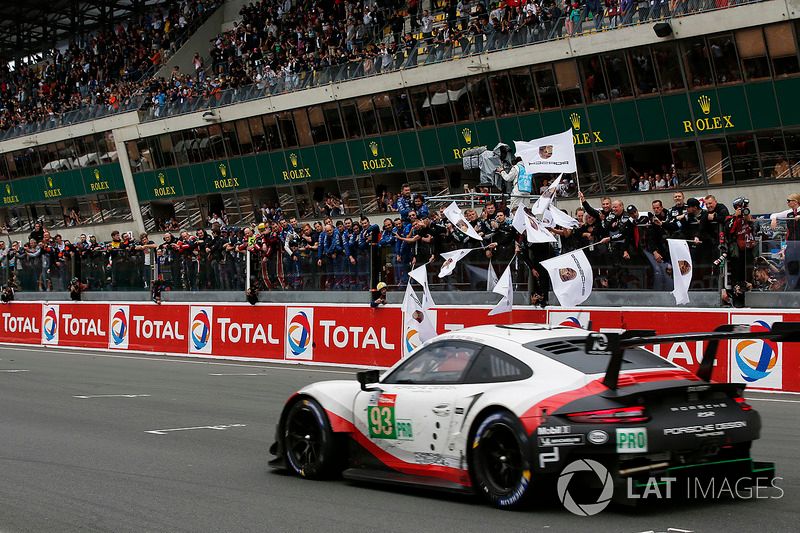 Earl Bamber Profil - Hírek, képek, videók