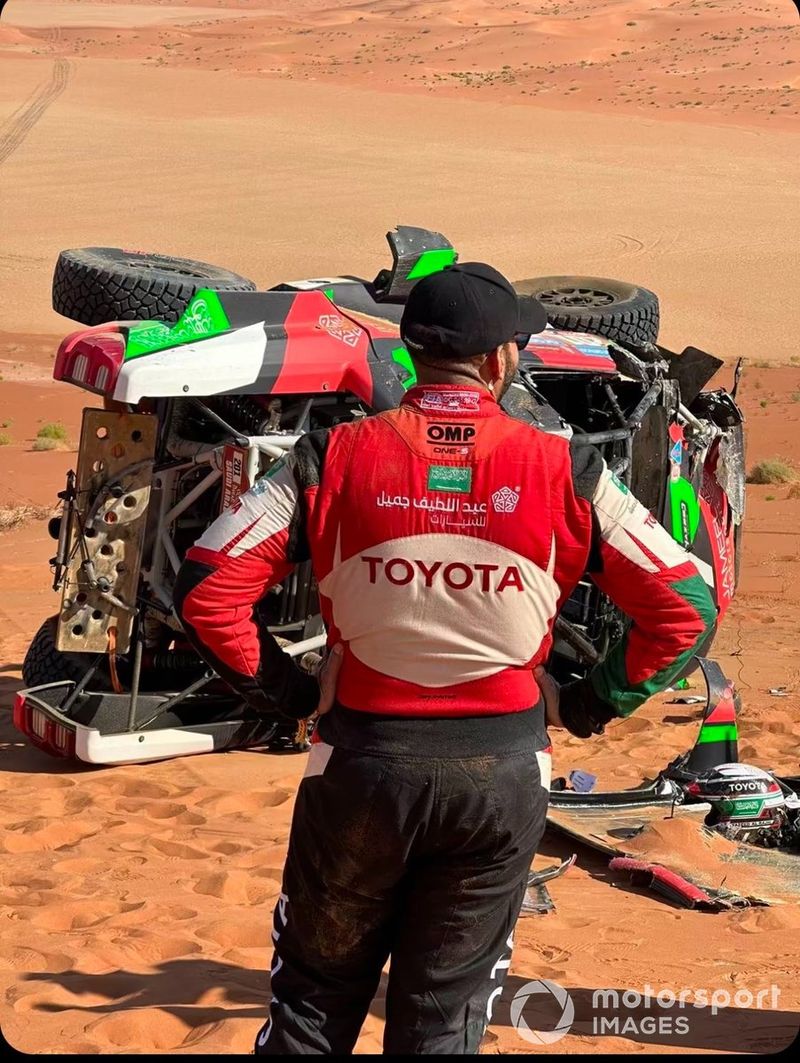 Drama voor Dakar-leider Al-Rajhi: Coureur zwaar gecrasht