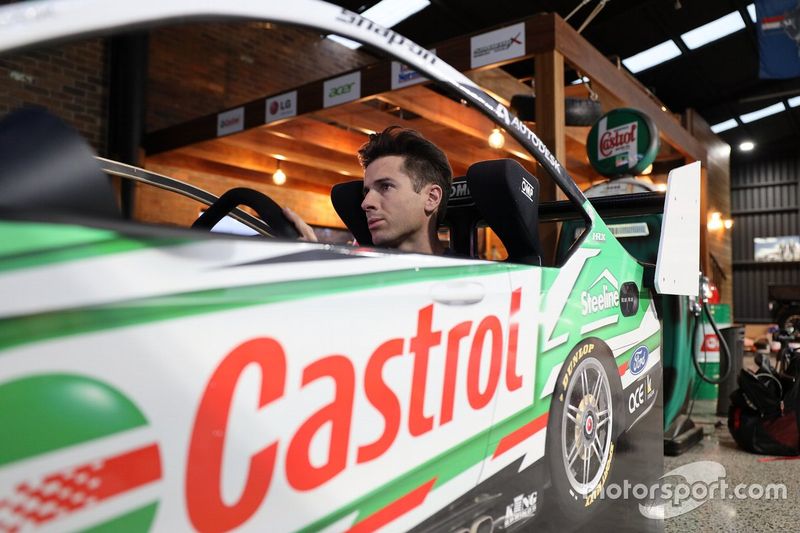 Kelly unveils 'Mini Mustang' simulator