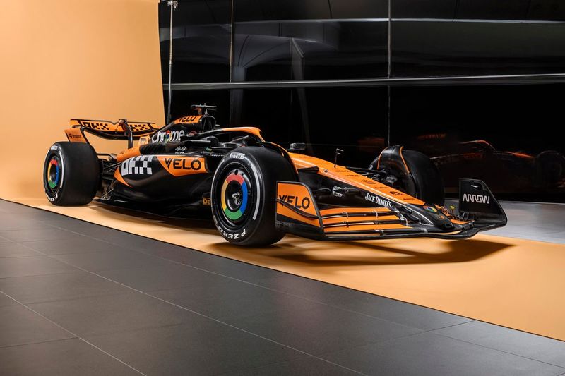 Après la livrée, voici la vraie McLaren MCL38