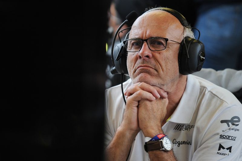 La Ferrari jaune triomphe devant Porsche aux 24 Heures du Mans