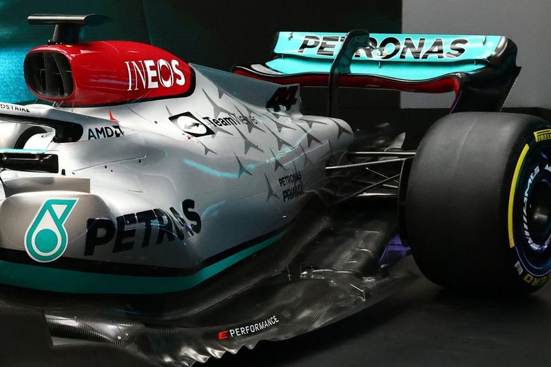 梅赛德斯发布W13，“银箭“归来 - Formula 1 新闻 - motorsport.com中文网