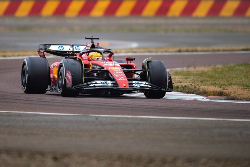 Hamilton pilote pour la première fois une Ferrari