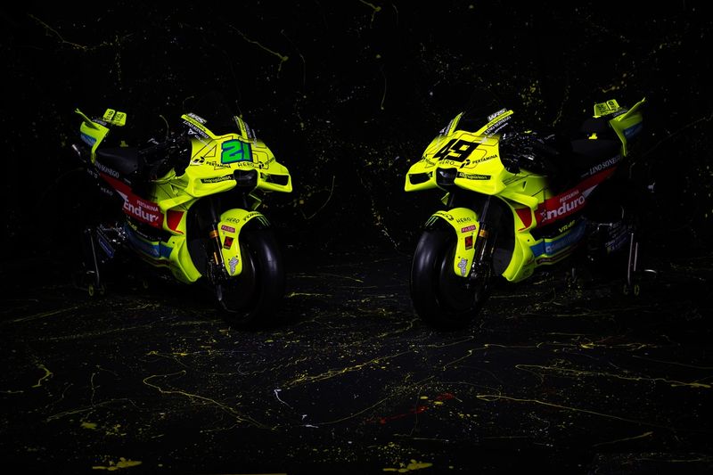 VR46 révèle le look agressif de ses Ducati pour 2026