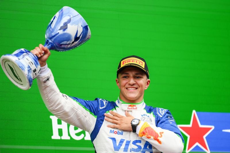 Isack Hadjar sur le podium : "C'est un peu irréel"