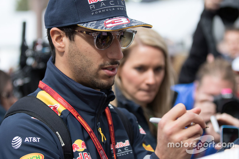 Daniel Ricciardo, Red Bull Racing signs autographs for the fans at ...